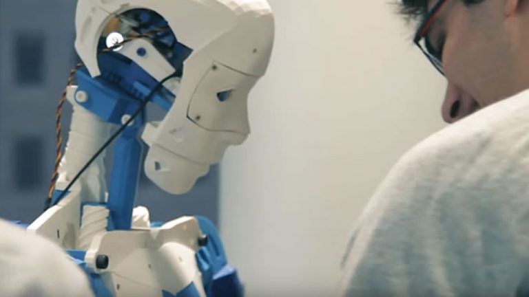 Devenir ingénieur en robotique : parcours et perspectives de carrière ...